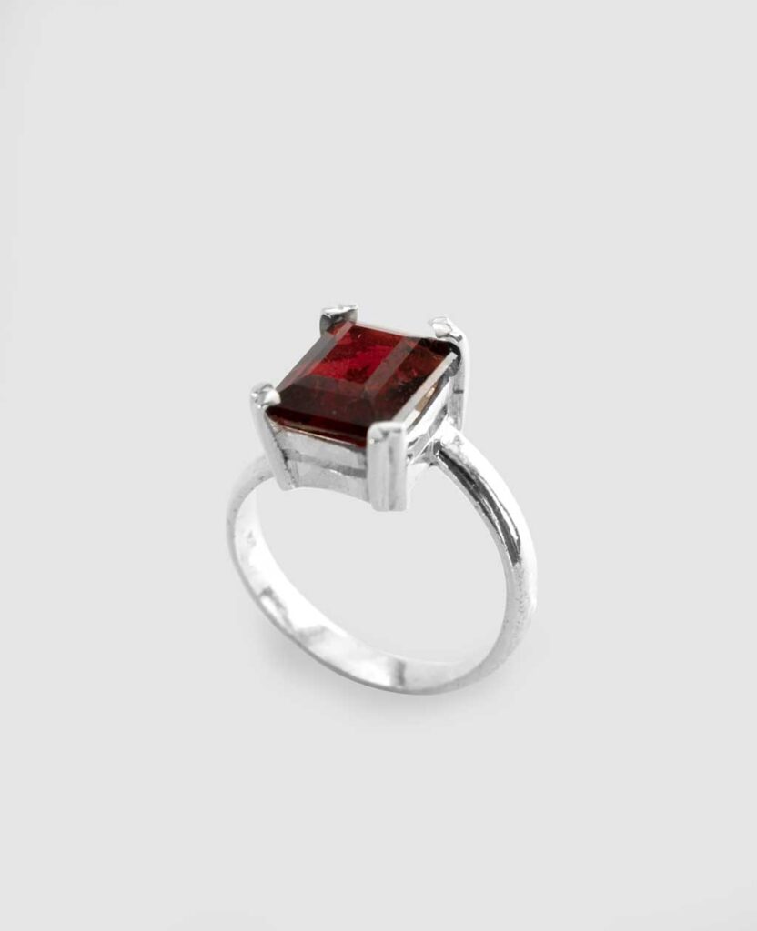 Square Garnet Ring – Paradise Gems